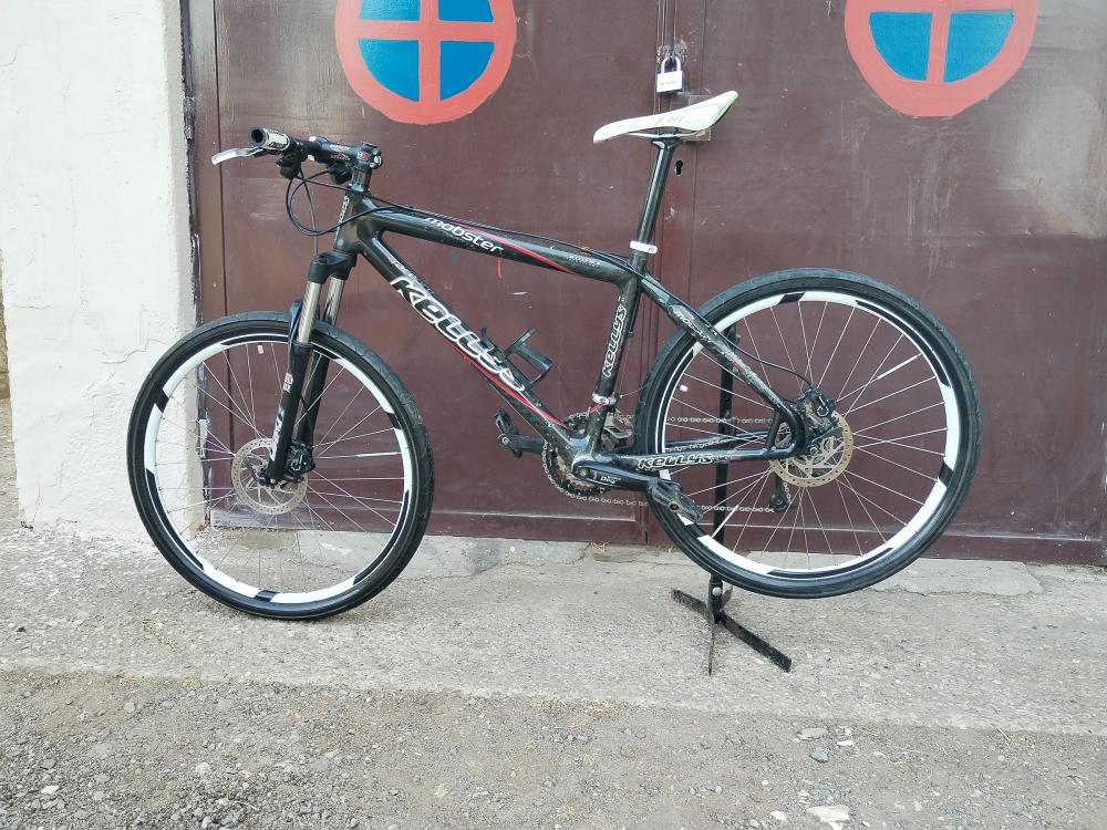 Kelly's Mobster race pro carbon