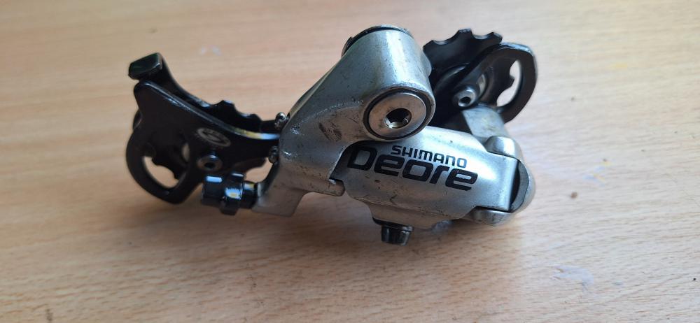 Zadnji menjač Shimano Deore RD-M510 sivi 9s
