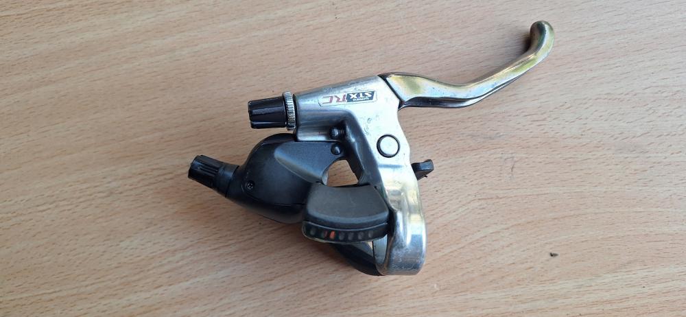 Desni šifter Shimano STX RC MC33 7 s