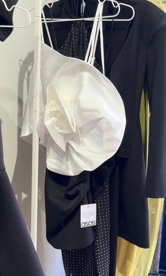 Asos haljina crna sa belim cvetom Xs-S novo