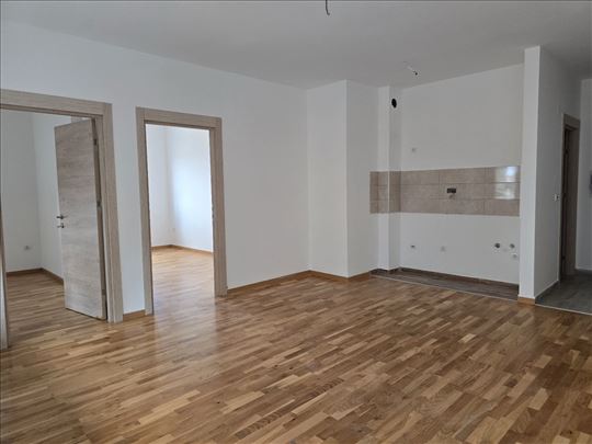 Ledine, Novi Beograd, uknjižen, kod hotela Mar