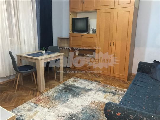 Izdaje se soba u blizini TC Stadion