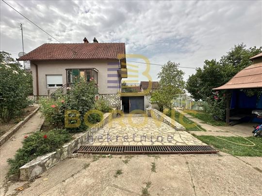 Vranić, 100m2, plac 14.9 ari