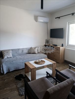 Uknjižena kuća 54 m² – Osečina, renovirana, garaža