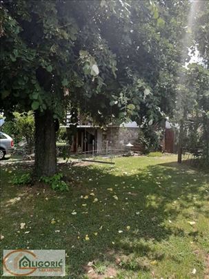 Kuća u podnožju Cera