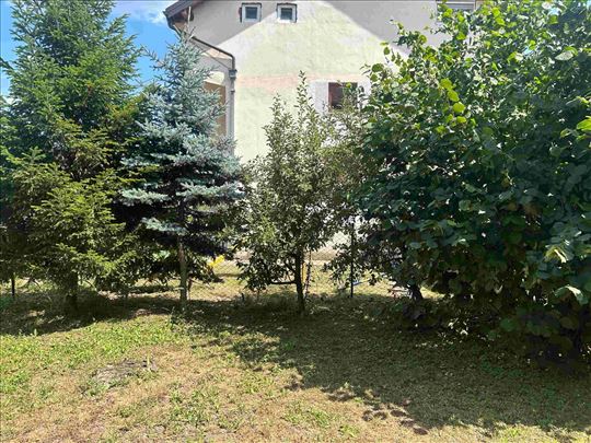 Bolec-porodicna kuca kod Poste sa 3 stana