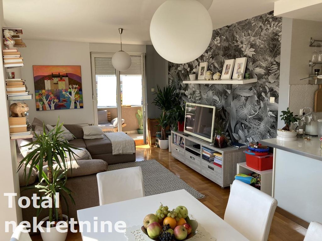 Dvoiposoban stan na prodaju, Salajka, Novi Sad, 75m², 193.120 €