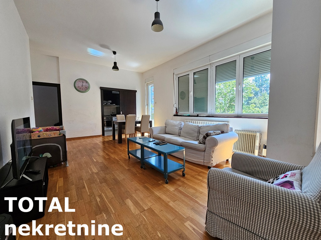 Četvorosoban stan na prodaju, Bulevar Oslobođenja, Novi Sad, 110m², 1. sprat, 320.000 €