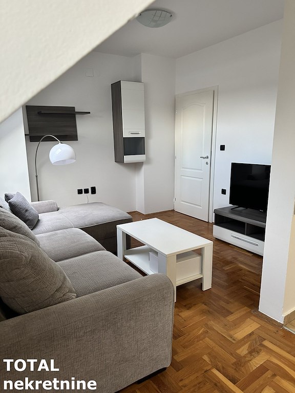 Dvoiposoban stan na prodaju, Sajmište, Novi Sad, 43m², 4. sprat, 130.000 €