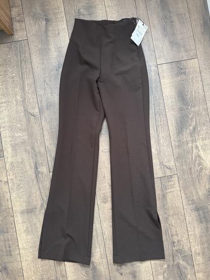 Zara elegantne pantalone.