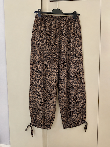 Stradivarius svilene pantalone