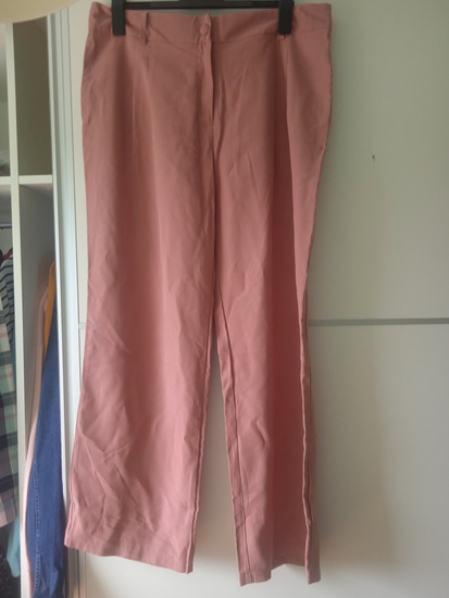 TU predivne UK18EUR46 KAO NOVE