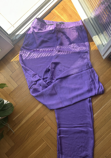 Zara viskozne pantalone