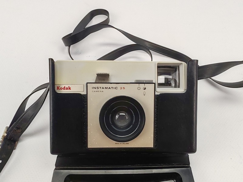 Kodak Instamatic 25 iz 1966.godine 969