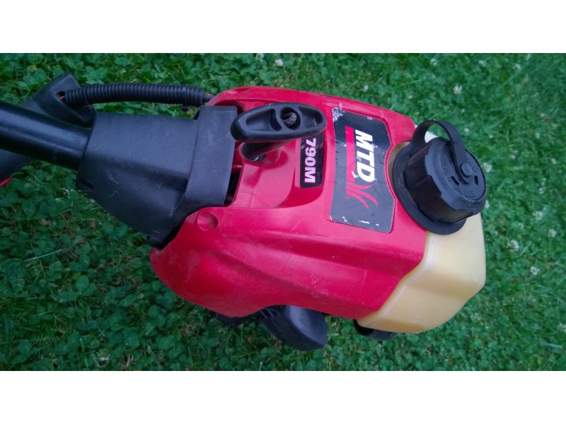 Motorni trimer za travu MTD 790M - neispravan