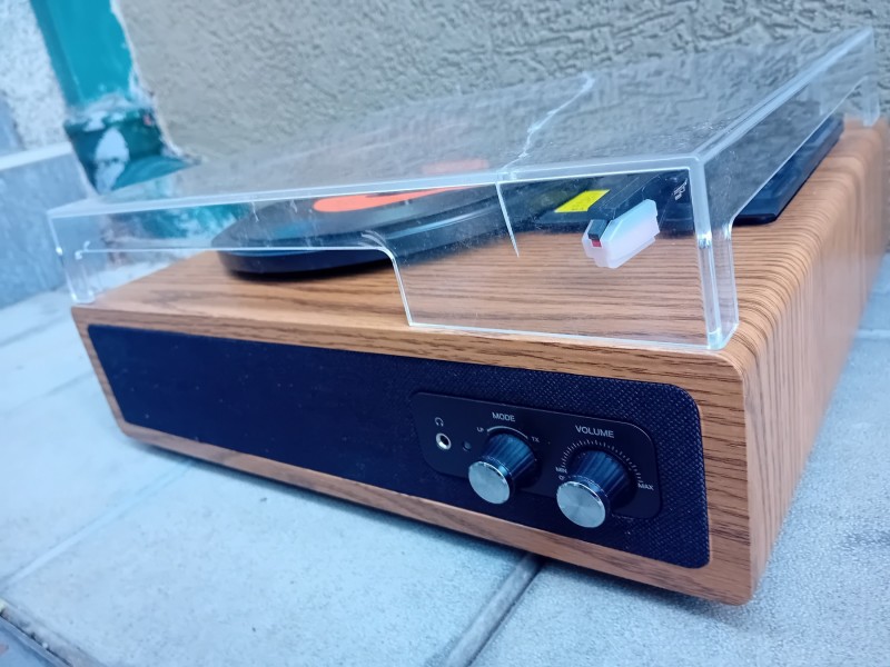 Gramofon sa Bluetooth funkcijom