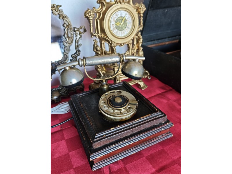 Stari telefon