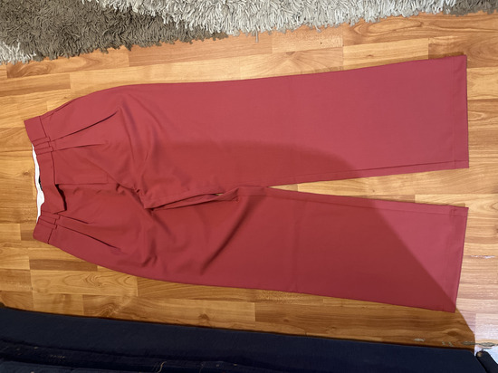 Zara pantalone snižene na 500