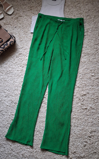    Smaragdne zelene pantalone ☆ Vel 40/L ☆