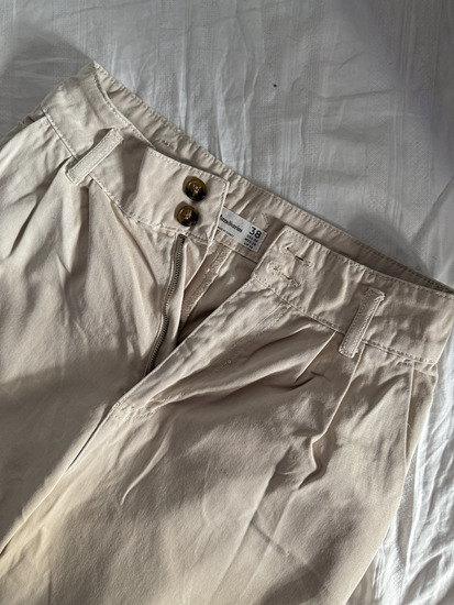Stradivarius Krem Pantalone - SNIŽENO