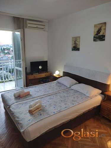 Herceg Novi . apartmani na Toploj ,povoljno