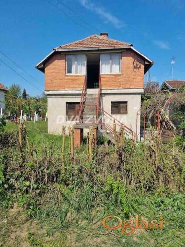 KUĆA 60 M2 U ČORTANOVCIMA-VODOVOD, GAS, STRUJA!