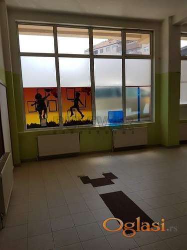 Prodaje se odličan poslovni prostor kod Imidža