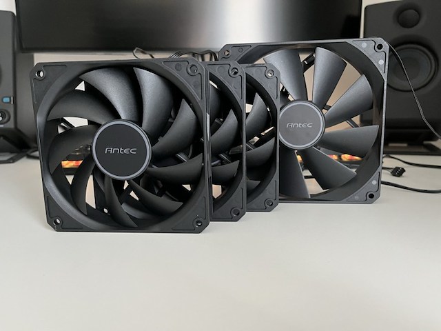 Antec Tranquil PWM ventilatori (3x120 i 1x140)