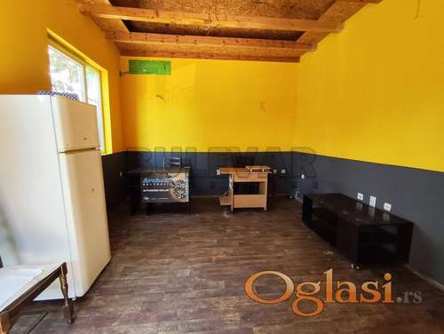 Izdaje se ulični lokal u Generala Milojka Lešjanina, 38m2