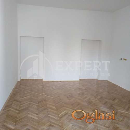 Izdaje se poslovni prostor u centru Niša, 58m2