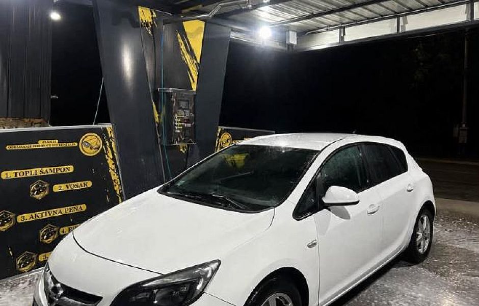 Opel Astra J 1.7 CDTI 2014 ODLIČNA