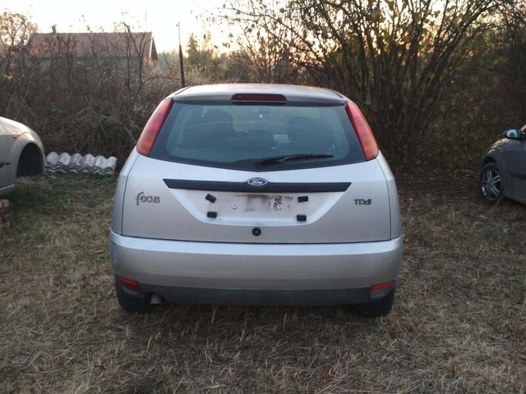FORD FOCUS 2001. GOD. - KOMPLETAN AUTO U DELOVIMA | Kompletan auto
