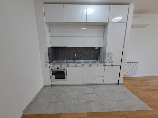 Izdaje se dvoiposoban stan kod Doma Zdravlja, 66m2
