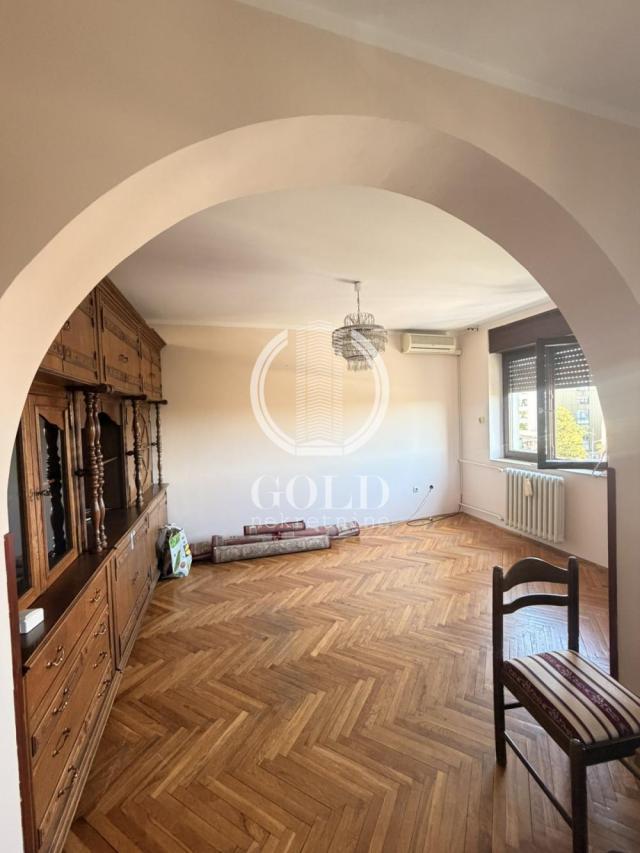 Izdavanje stana-Novi Sad, Futoška pijaca, 57m2, dve spavaće sobe ID#12681