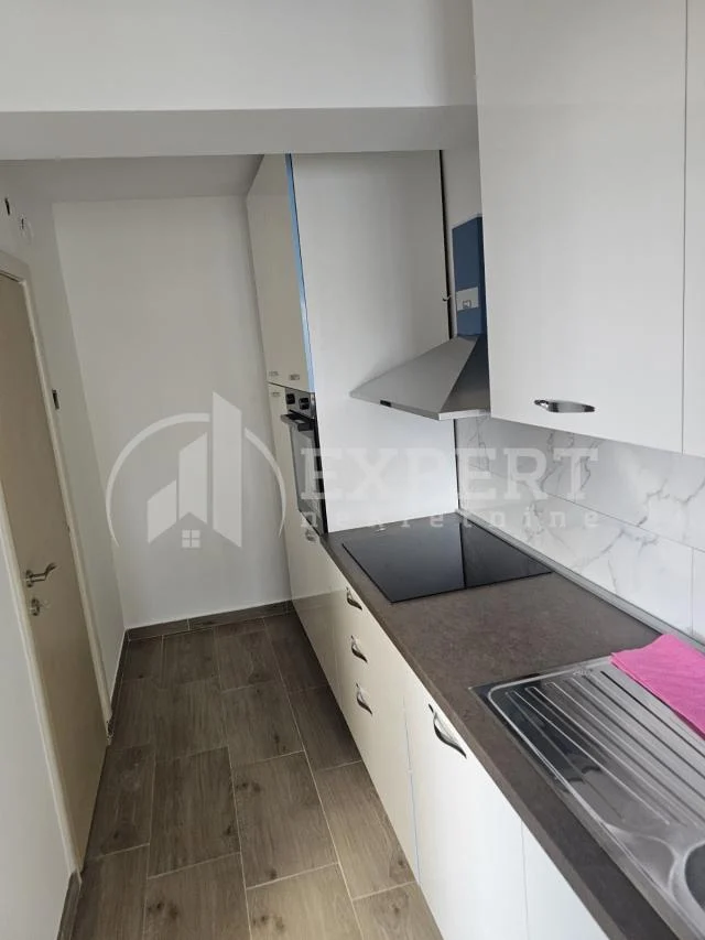 Odličan kompletno renoviran stan kod Gradske bolnice, 68m2, 8. sprat