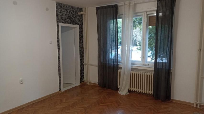 Garsonjera na Grbavici, Novi Sad, 29 m², prizemlje