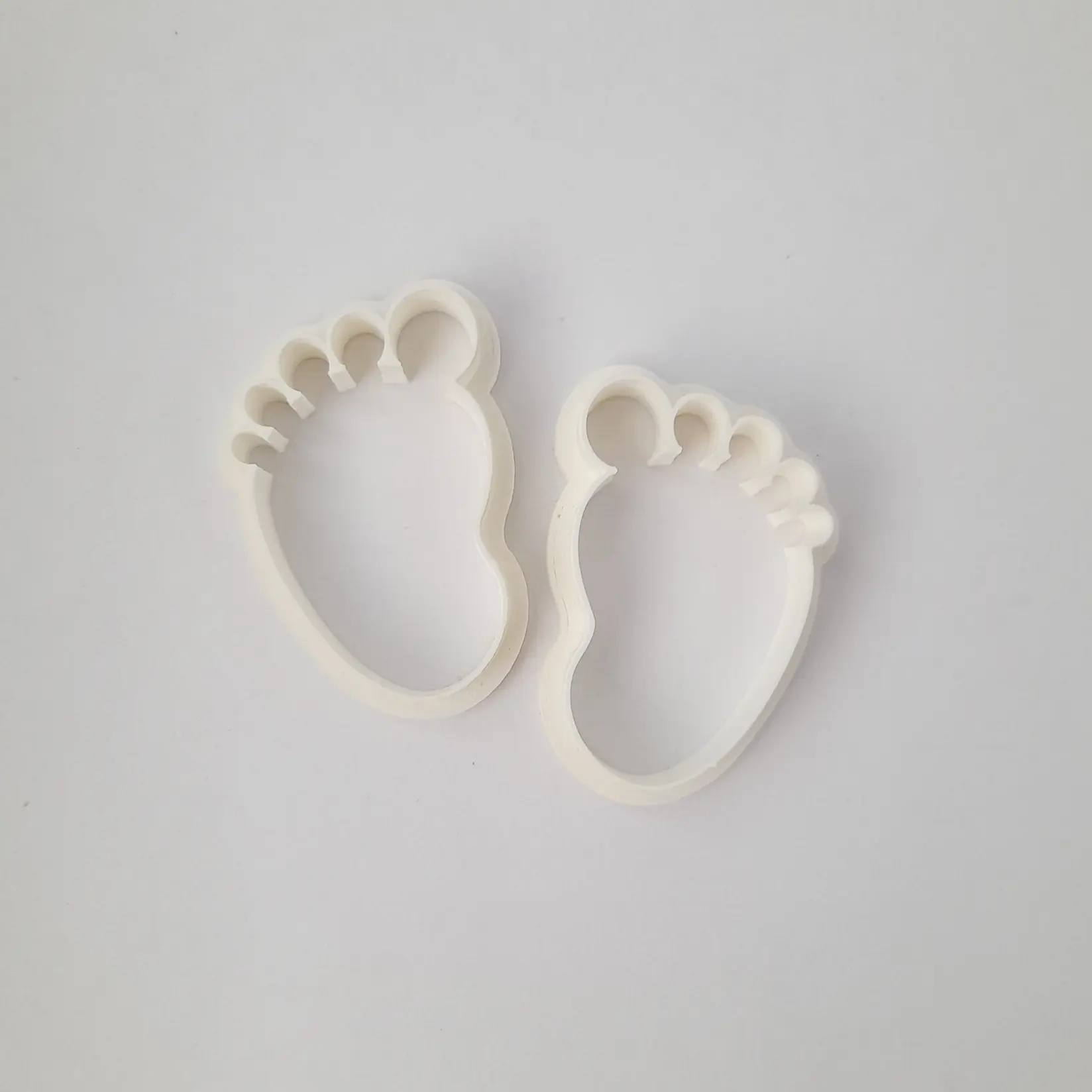 KREATIVNI SLATKIŠI Modla za kolače i ukrase Otisak stopala, 7 cm, Bela