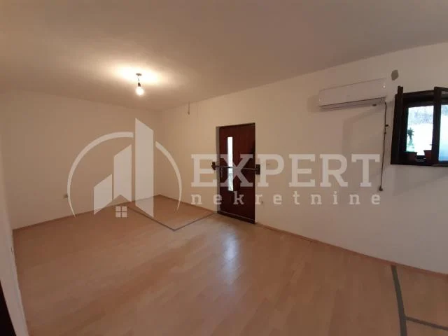 Izdaje se lokal u Panteleju!