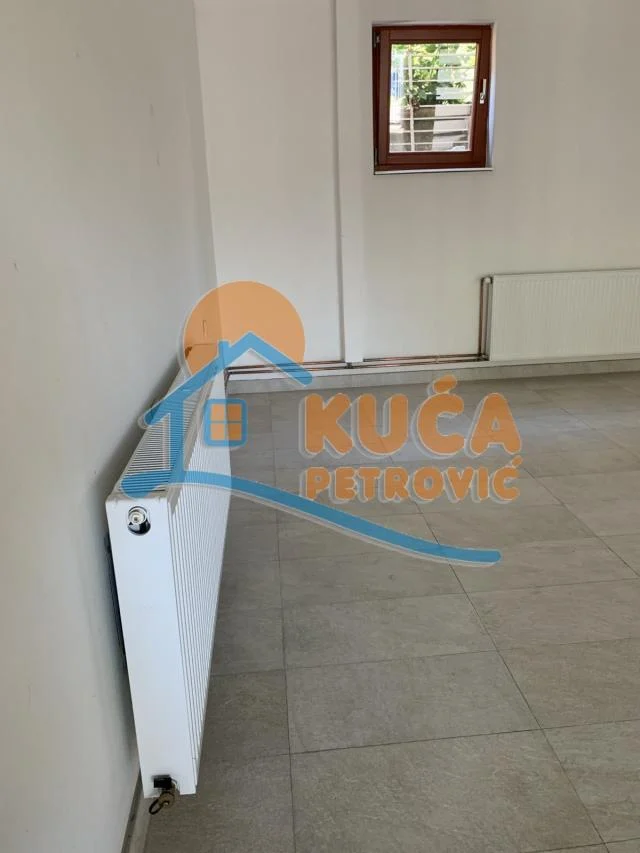 Izdaje se odličan lokal kod hotela Tami, 46m2