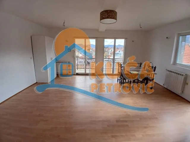 Izdaje se stan u Niškoj Banji, Devizno naselje, 152m2, grejanje na struju