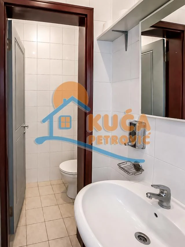 Izdaje se poslovni objekat u širem centru grada, 420m2