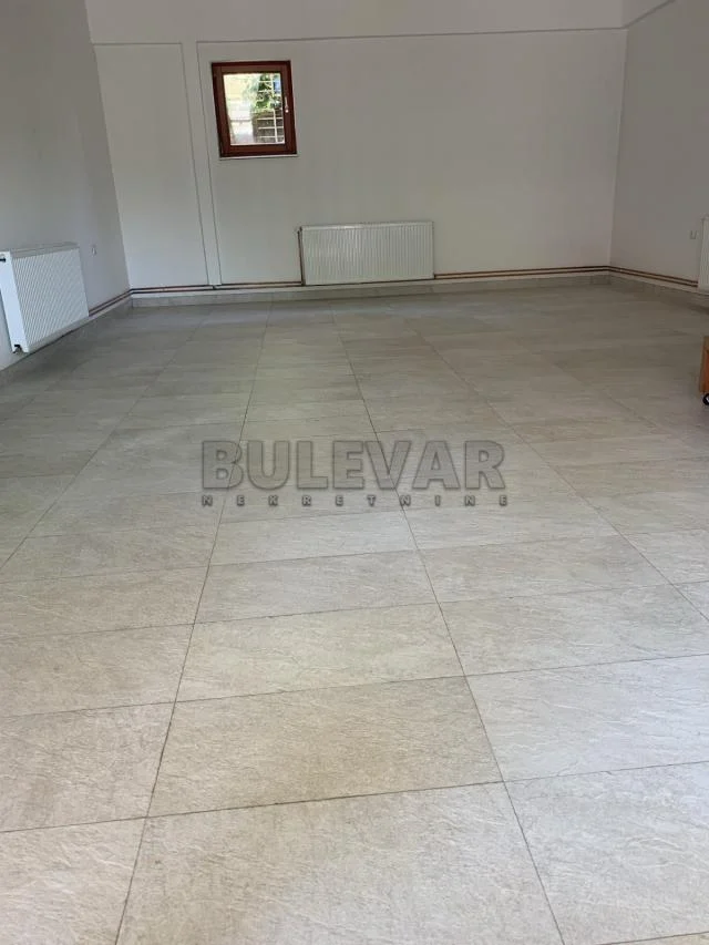 Izdaje se odličan lokal kod hotela Tami, 46m2