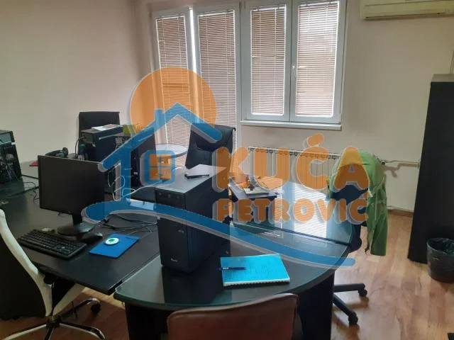 Izdaje se kancelarijski prostor 57m2, kod Saborne crkve