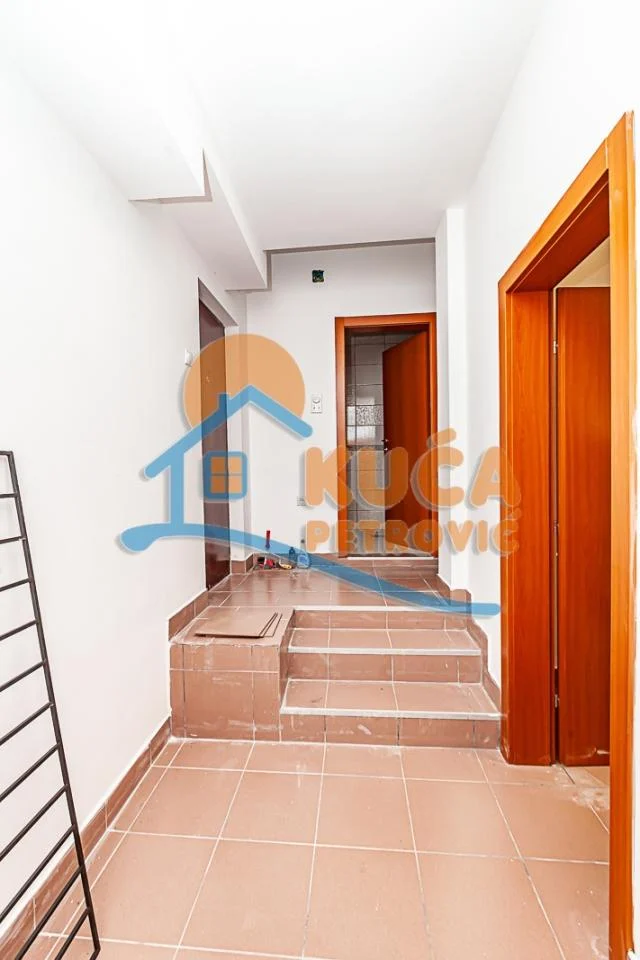 Izdaje se lokal 57m2 u Studeničkoj