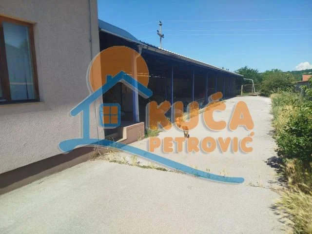 Izdaje se poslovni prostor u Leskovcu, 650m2