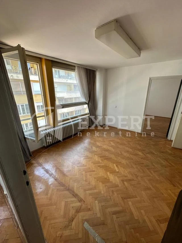 Izdaje se poslovni prostor u srcu Niša, 67m2