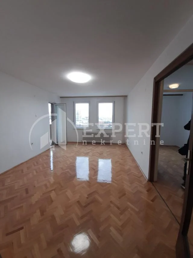 Izdaje se stan za poslovni prostor iza Dušanovog bazara, 91m2