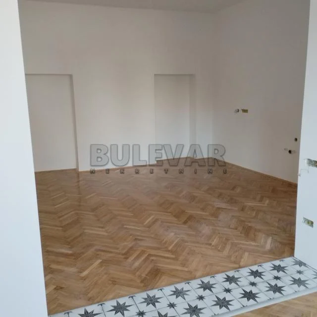 Izdaje se poslovni prostor u centru Niša, 58m2
