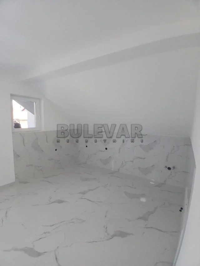 Izdaje se poslovni prostor u Cetinjskoj ulici, 150m2