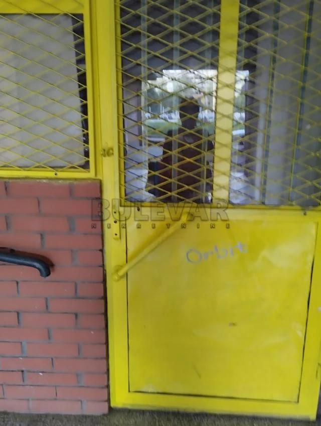 Izdaje se lokal-trafika na Bulevaru Nemanjića, 7m2